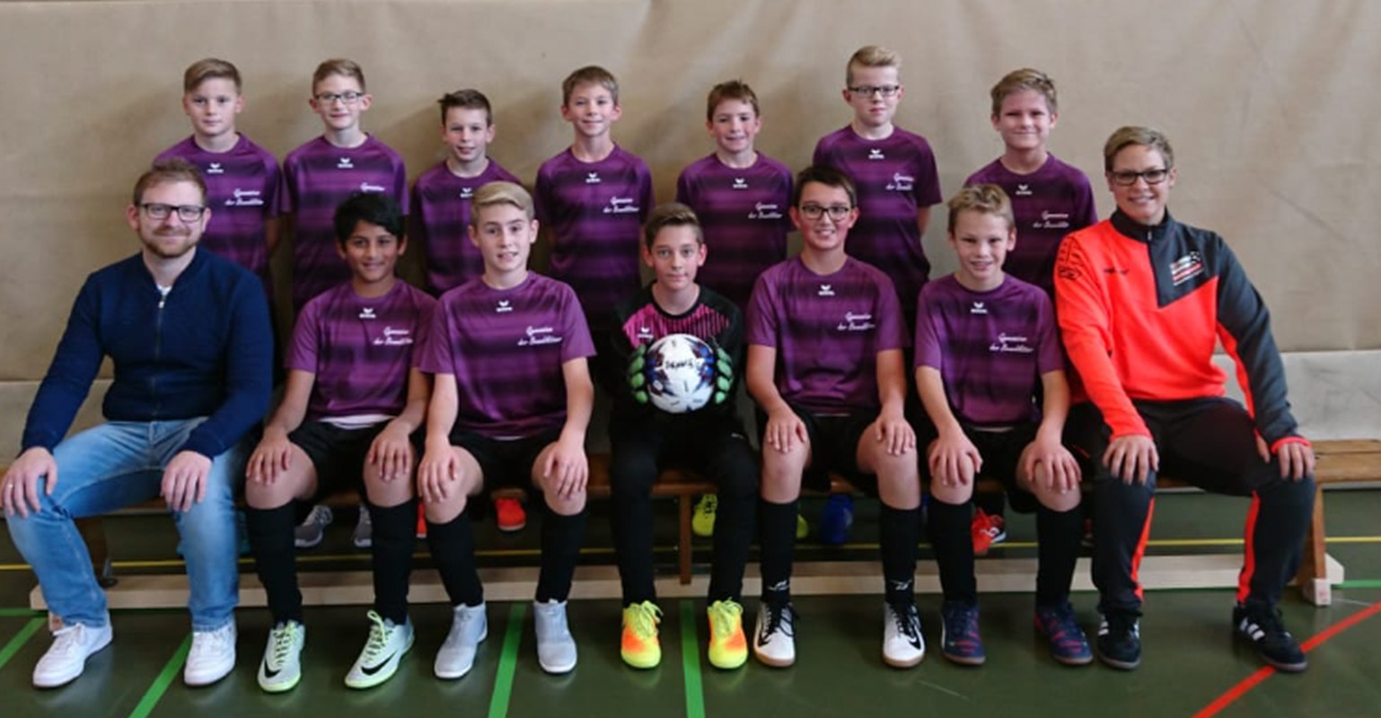 Fußballer erstrahlen in neuem Glanz – Gymnasium der Benediktiner